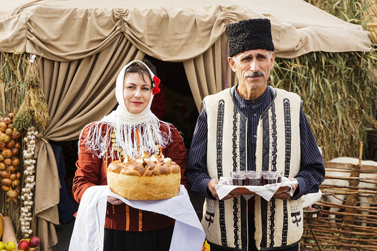Гагаузы — происхождение народа, где и как живут, традиции, одежда, кухня
